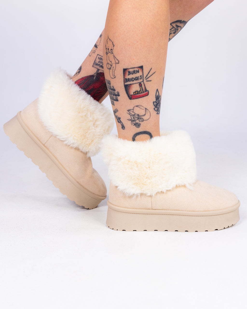 Black Boots With The Fur For Stylish Winter Wear – Rave Wonderland