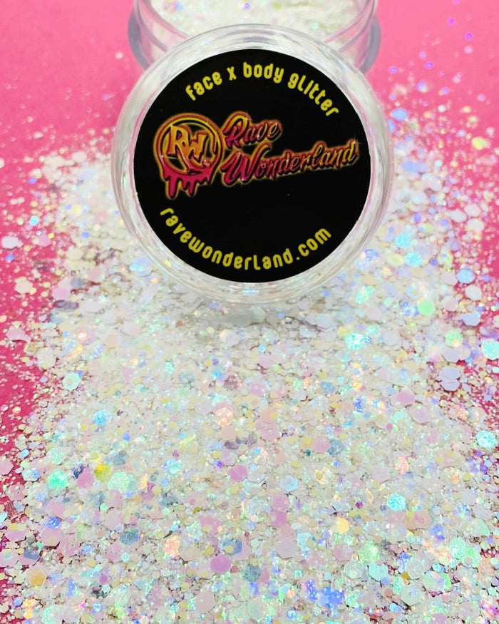 Beauty and Glitter – Rave Wonderland